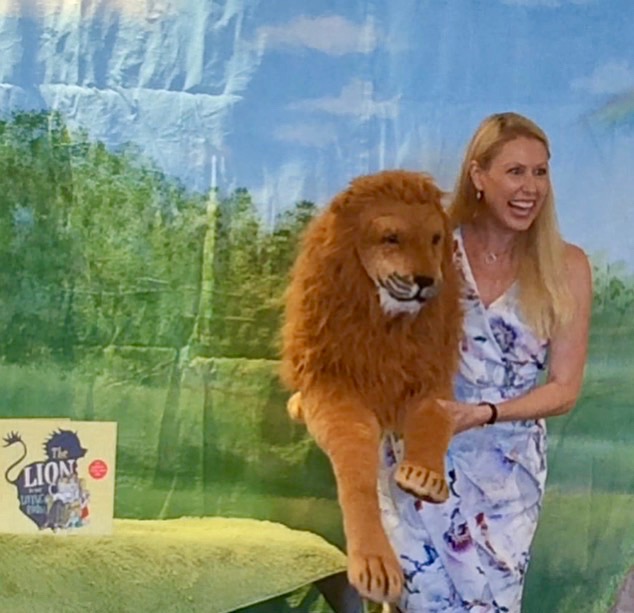 Why I use puppetry in my storytelling. – Emma Middleton